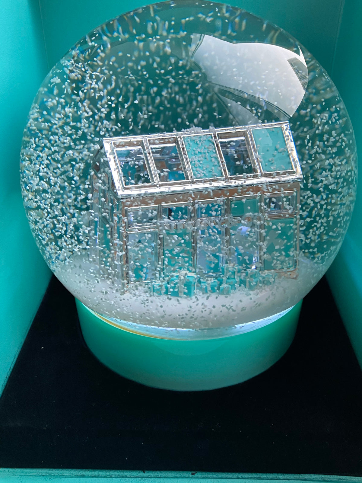 Tiffany & Co | House with Bench and Gift Bags | Large– TC