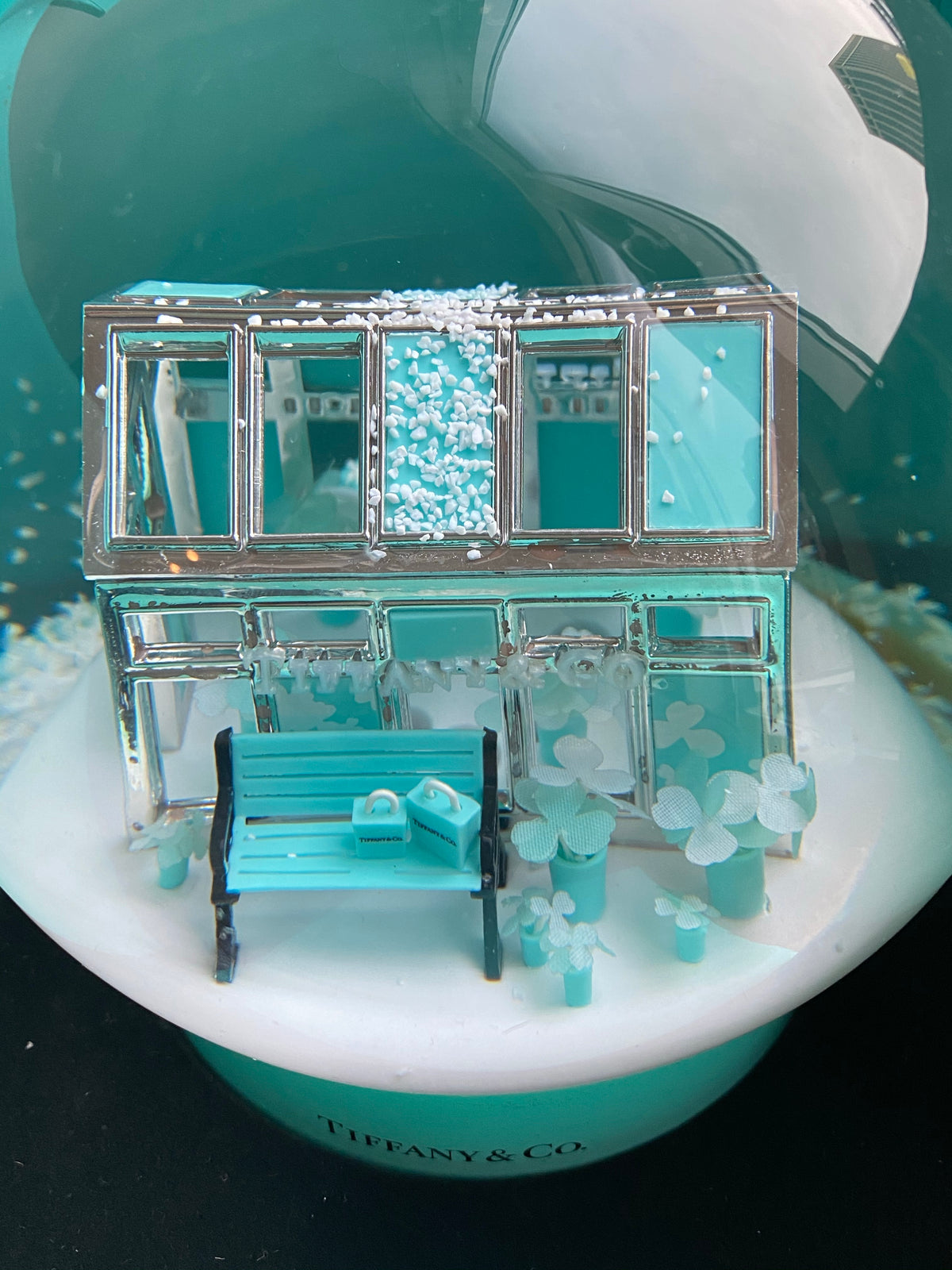 Tiffany & Co | House with Bench and Gift Bags | Large– TC